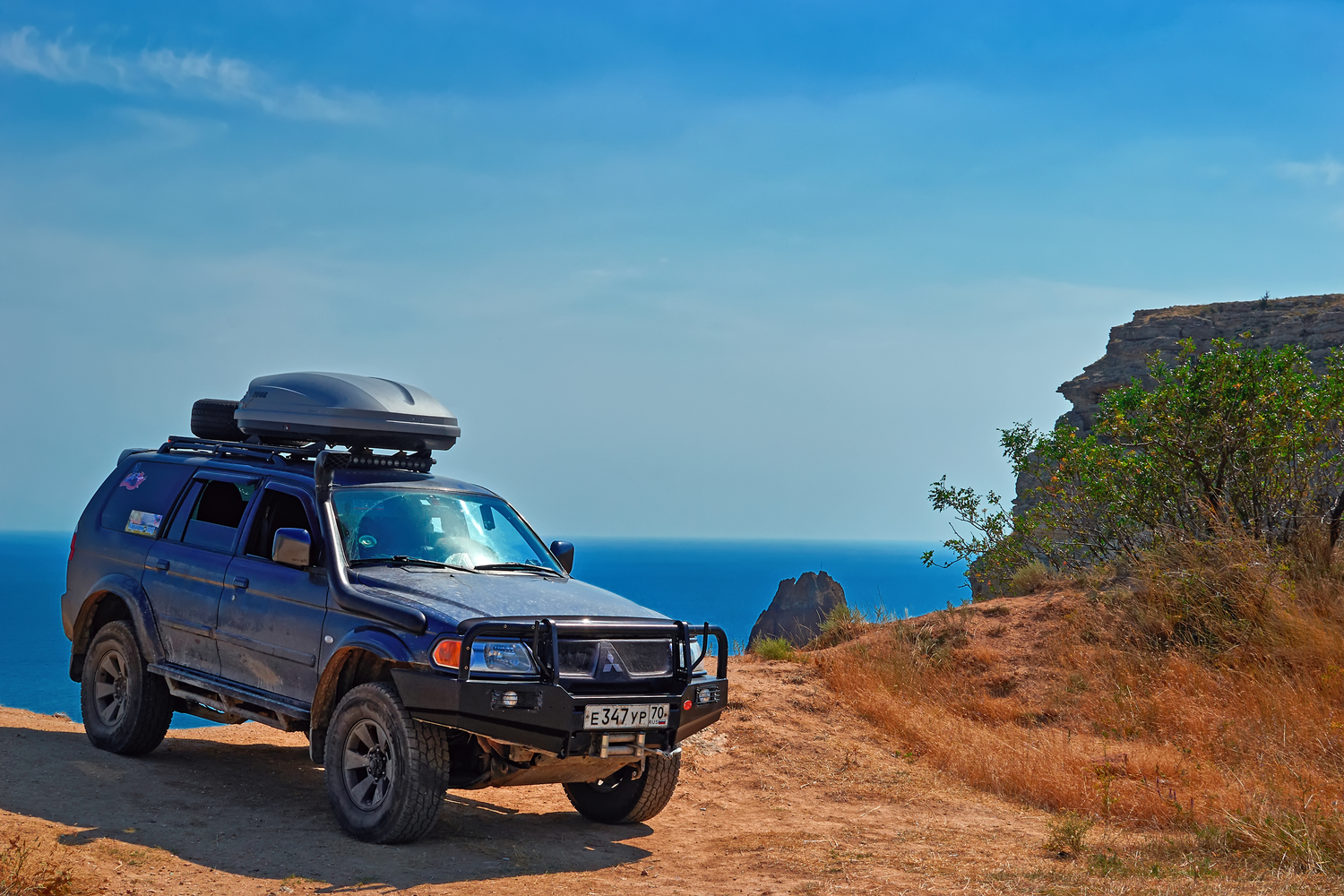 Off-Roading Glory: Defender 90, Tesla Model Y, & Mini Countryman ...